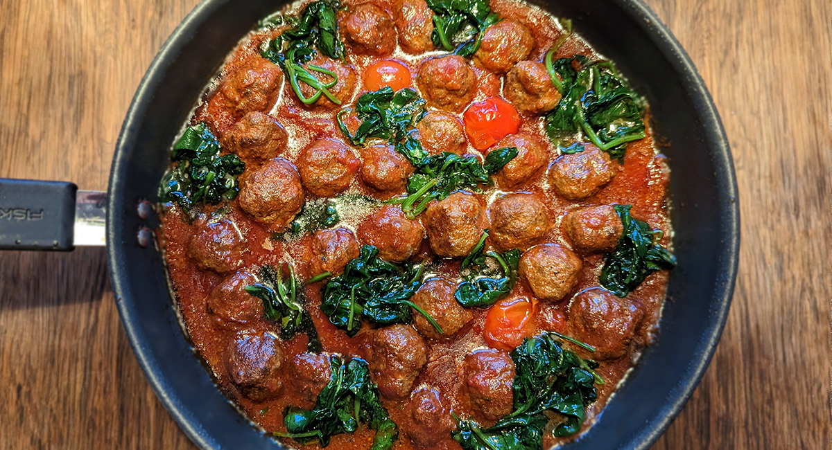 Nemme italienske keto-kødboller med spinat og mozarella - Ketomums